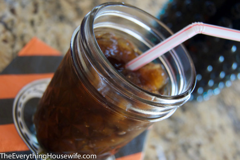 Homemade Root Beer Recipe–Brew your own for Halloween – The Everything ...